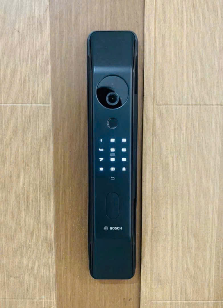 Khóa Điện Tử Bosch FU6 Plus – Đỉnh Cao Công Nghệ Nhận Diện Khuôn Mặt Từ Đức